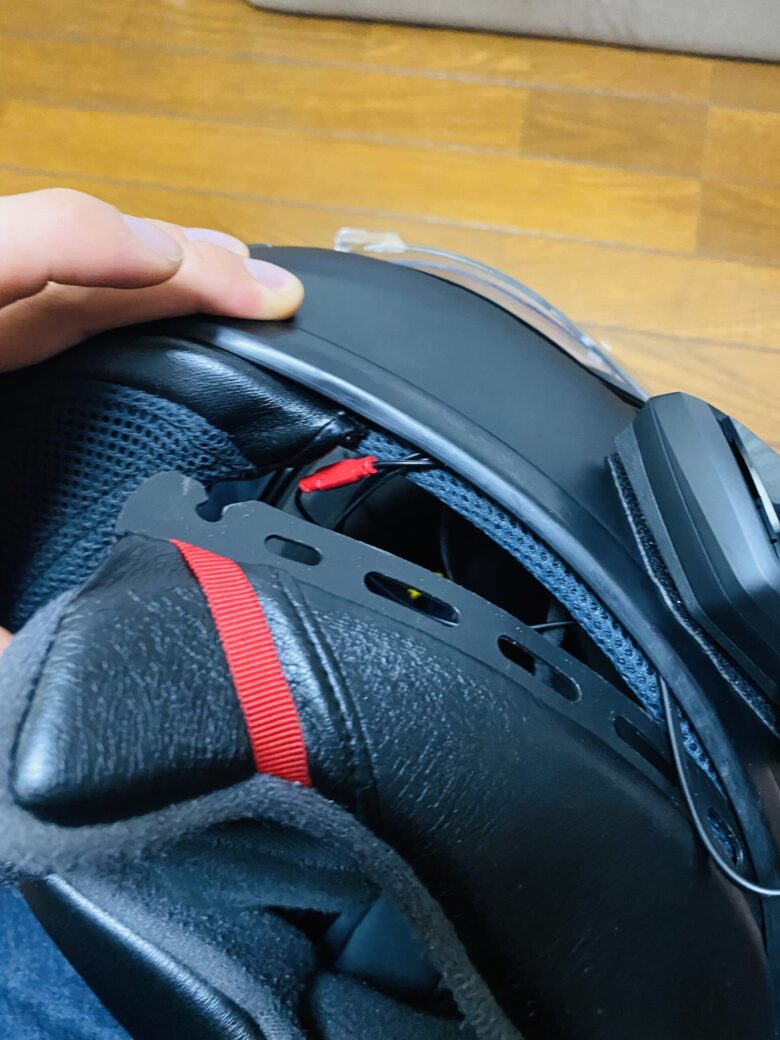 フルフェイスへのインカム取付方法を解説！マイク位置はどこ？